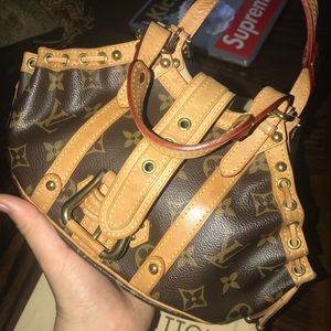 Louis Vuitton | Bags | Louis Vuitton Classic Monogram Bag | Poshmark